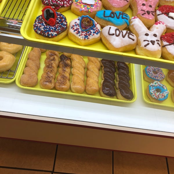 B’s Donuts - Donut Shop
