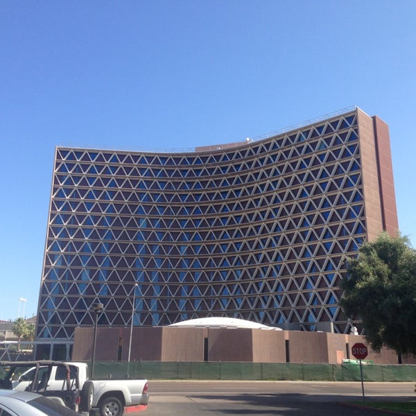 Manzanita Hall - College Residence Hall in Downtown Tempe