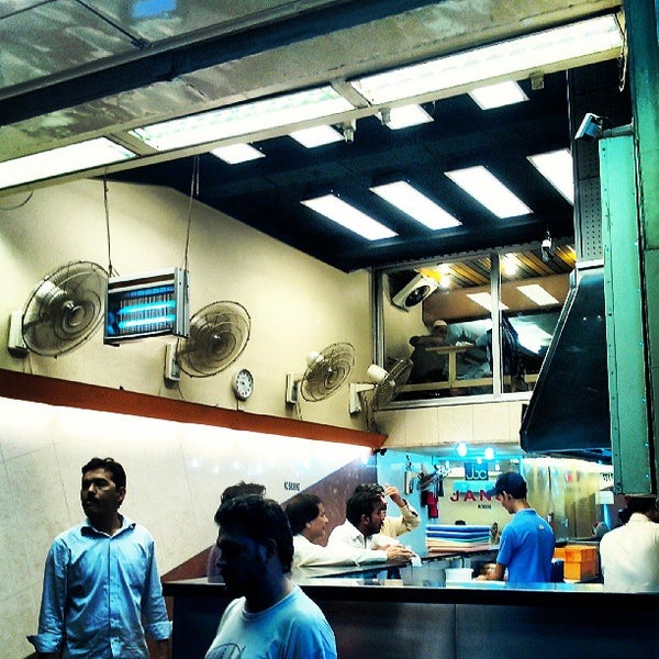 Jan Broast - کلفٹن - Boat Basin, Kheyaban-e-Roomi