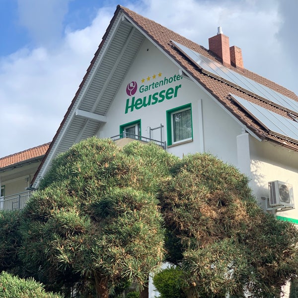 Gartenhotel Heusser - Seebacher Str. 50-52