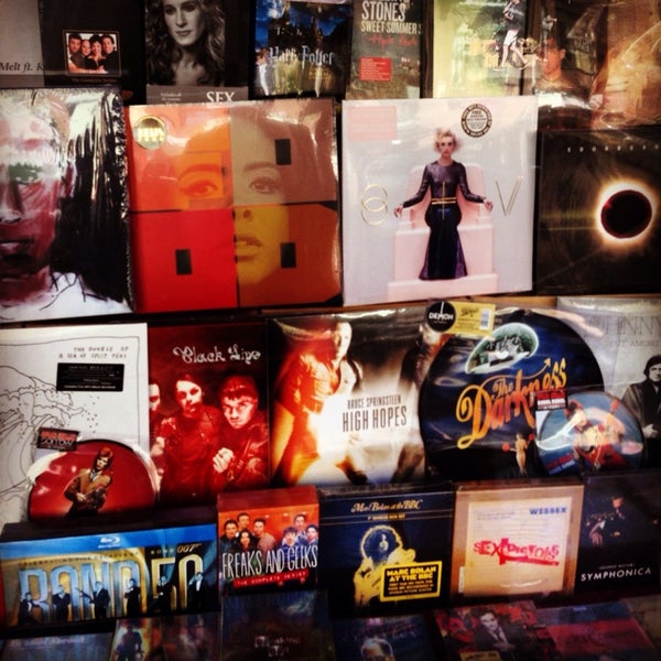 Hum on King - Record Store in Newtown