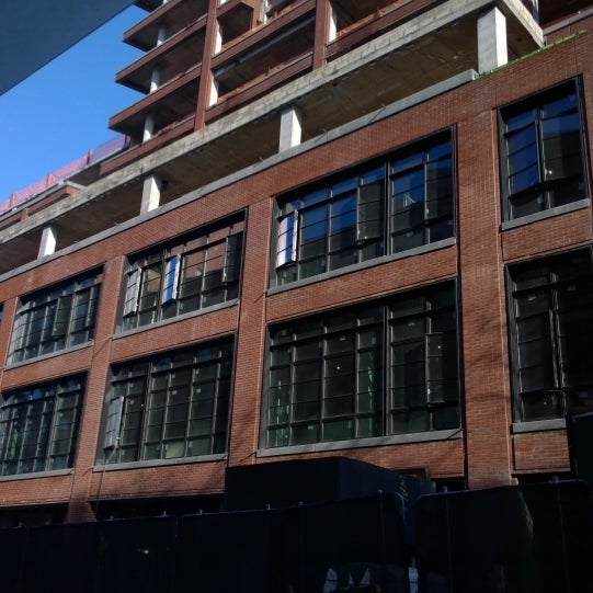 MTA M8 bus stop - Bus Station in West Village