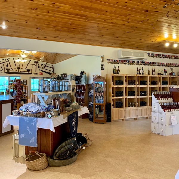 Hunt Country Vineyards - Winery