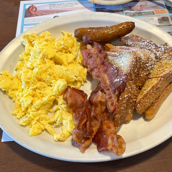 Varsity Inn - 605 E 8th St