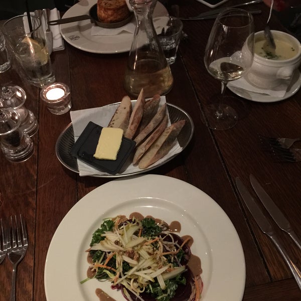 The British Queen - Pub in Locksbottom