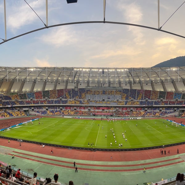부산아시아드주경기장 (Busan Asiad Main Stadium) - 거제동 - 팁 3개