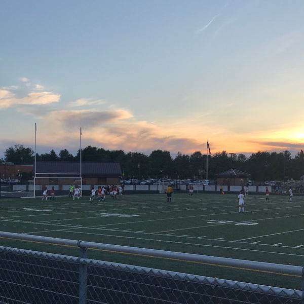 Broad Run High School - High School in Ashburn