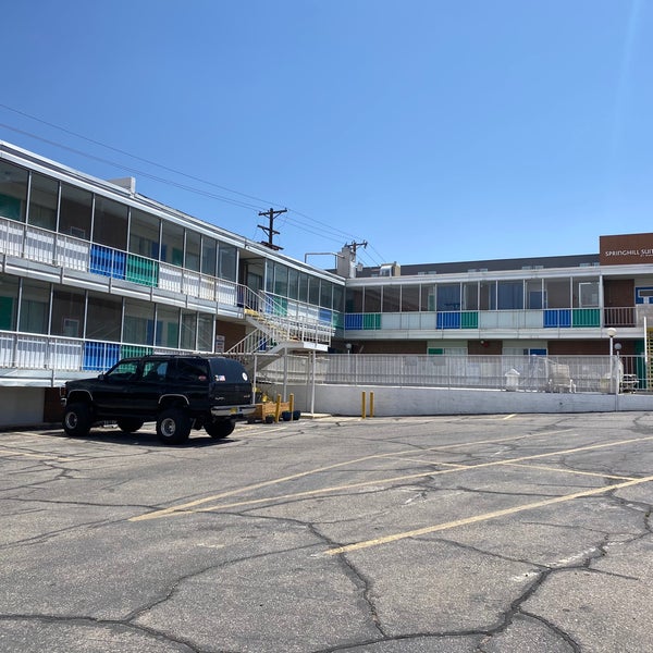 Crossroads Motel - 2 tips