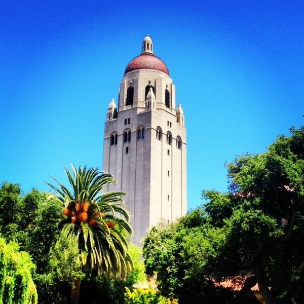 Hoover Tower - Monument / Landmark in Stanford
