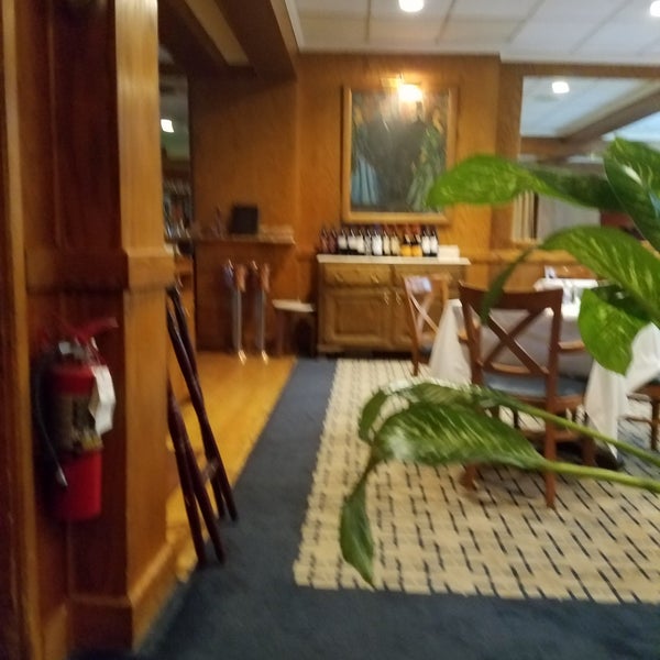 The Monocle - American Restaurant in Washington DC