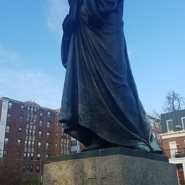 Dante Alighieri Statue - Columbia Heights - 1 tip