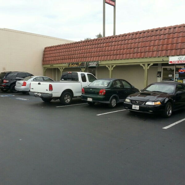 Golden Tee Cocktail Lounge - 3 tips from 287 visitors