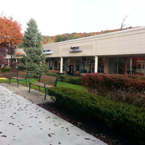 Photos at The Crossings Premium Outlets - 69 tips from 12241 visitors