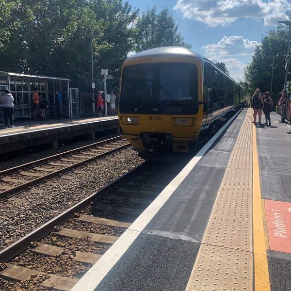 Dorking Deepdene Railway Station (DPD) - 4 tips