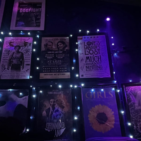 Phoenix Artist Club - Bar in London