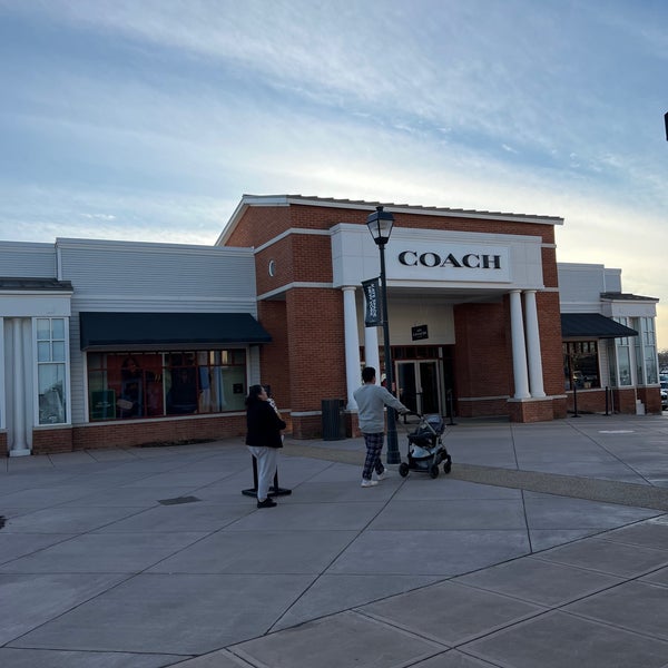 Photos at Leesburg Premium Outlets - Leesburg Corner - Leesburg, VA