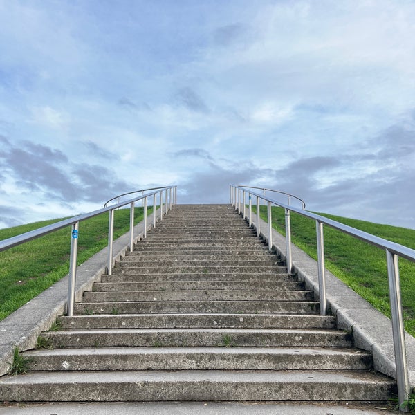 Stave Hill - Scenic Lookout in Rotherhithe