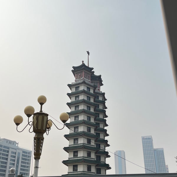 二七纪念塔 Erqi Memorial Tower - Monument in 郑州