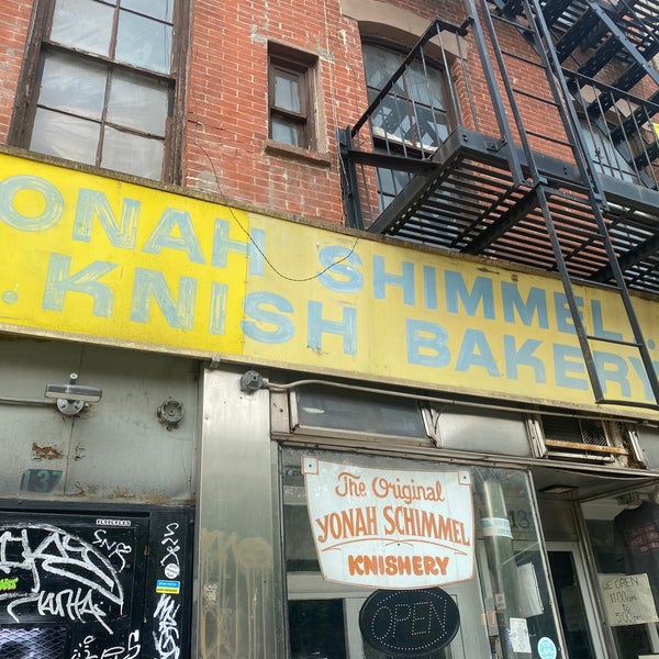 Yonah Schimmel Knish Bakery - Bakery in Lower East Side
