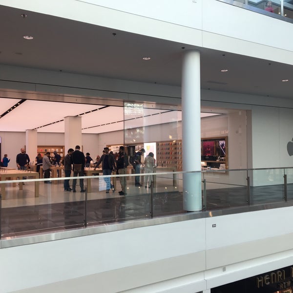 Inside The Pentagon Mini Mall