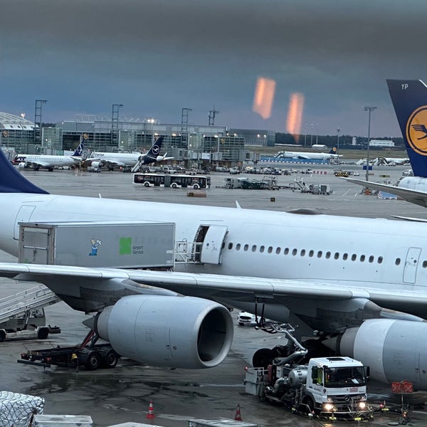 Lufthansa Flight LH 572 - Flughafen - 3 tips from 141 visitors