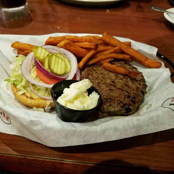 Ruby Tuesday - American Restaurant in Clinton