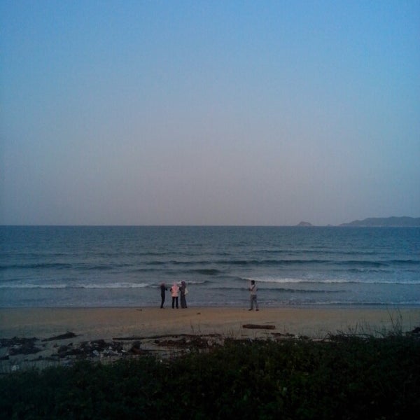 Pantai rusila marang