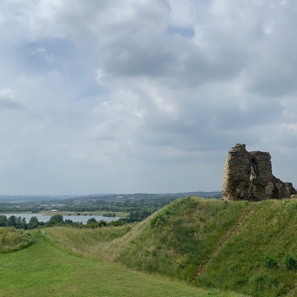 Sandal Castle - Castle in Wakefield