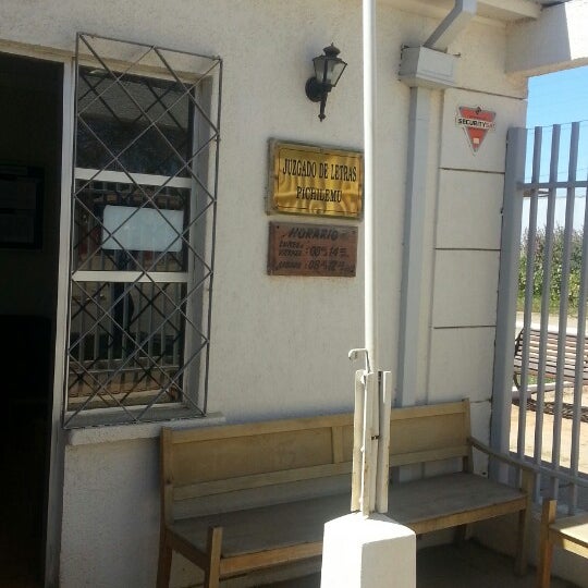 Juzgado de Letras y Garantia de Pichilemu, Valparaiso (+56 72 284 1085)