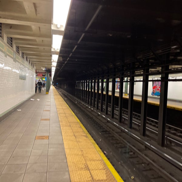 Photos at MTA Subway - 116th St (6) - East Harlem - 9 tips