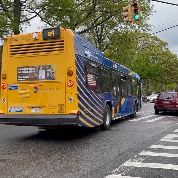 MTA New York City Bus/NICE Bus - Q5/Q5LTD/Q84/Q85/Q85LTD/N4 @ Merrick ...