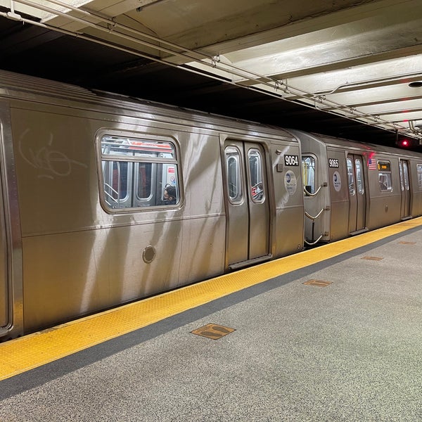 R Train Express Sofia The First