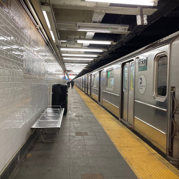 Photos at MTA Subway - 103rd St (6) - East Harlem - 5 tips