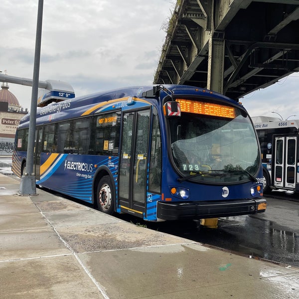 Williamsburg Bridge Bus Terminal - Williamsburg - 251 Broadway