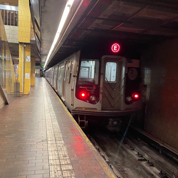 MTA Subway - Jamaica Center/Parsons/Archer (E/J/Z) - Metro Station in Jamaica