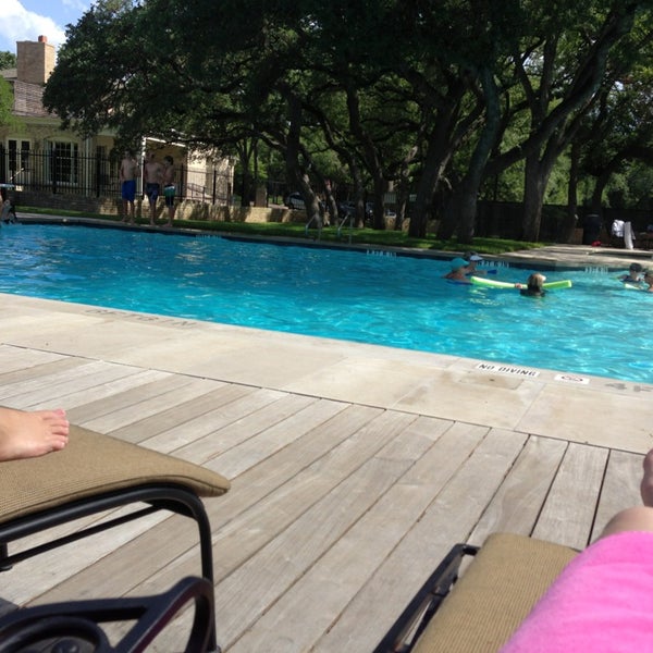 Tarry House - American Restaurant in Austin