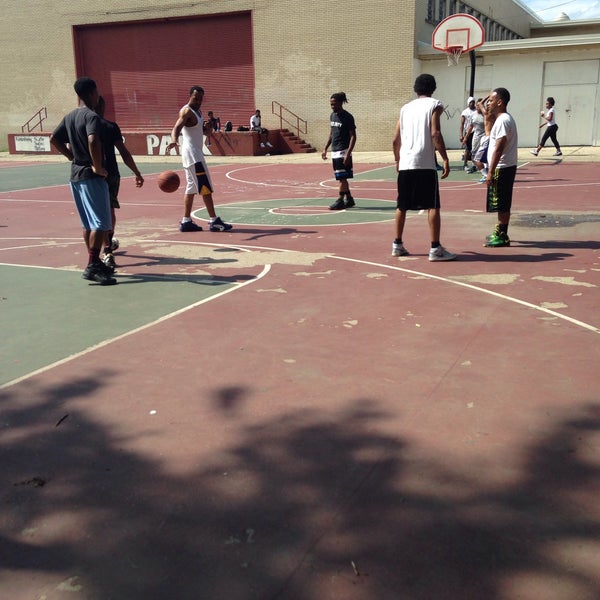 Taylor (Robert Rochon) Park - Park in Grand Boulevard