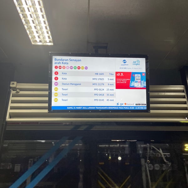 Halte TransJakarta Bunderan Senayan - Kebayoran Baru - 27 tips from ...