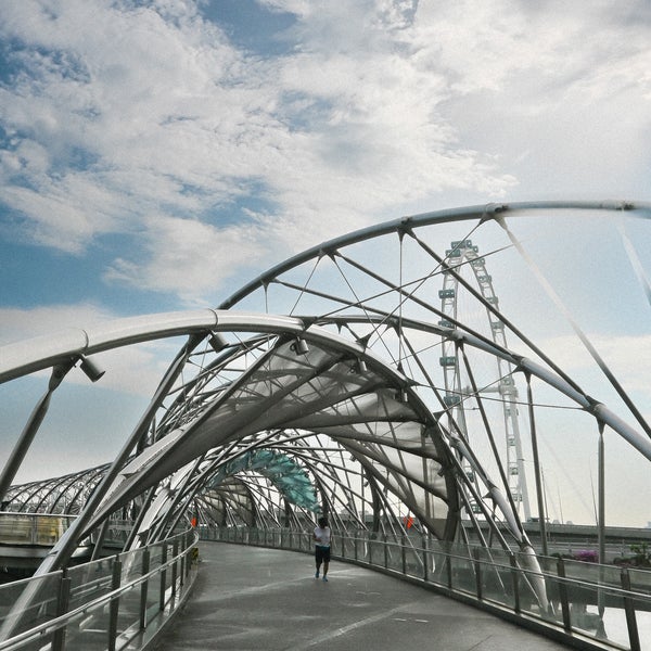 Marina Bay Waterfront Promenade - Waterfront in Financial District