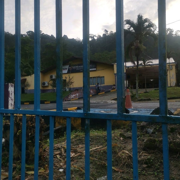 SKEM DRIVING ACADEMY SDN BHD - 9 tips