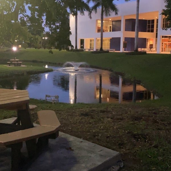 St. Thomas University Library - St. Thomas - Miami Gardens, FL