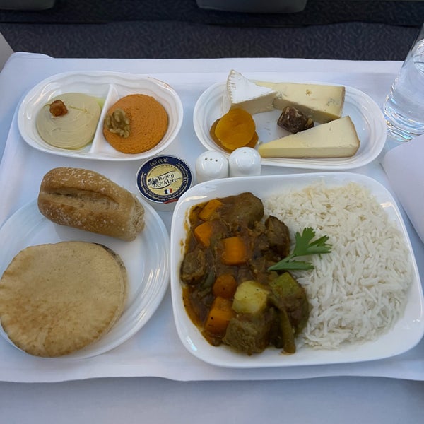 Emirates Flight 733 Dubai - Khartoum - مطار دبي الدولي - 0 tips