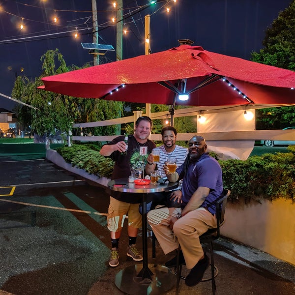 Dempsey's Sports Bar - Sports Bar in Bloomfield