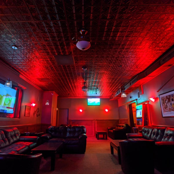 Dempsey's Sports Bar - Sports Bar in Bloomfield