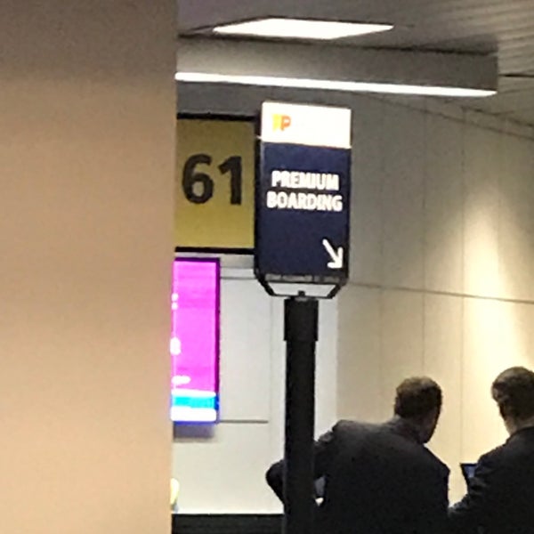 Gate B61 - Airport Gate in Newark