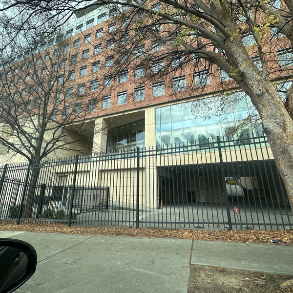 Turner Broadcasting System, Inc. - 1015 Building - Atlanta, GA