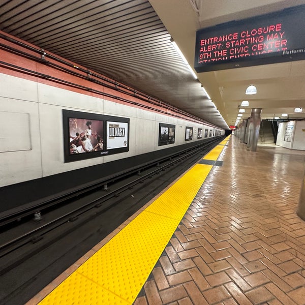 Photos at Powell St. BART Station - Metro Station in San Francisco