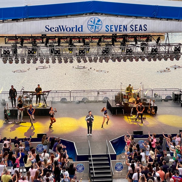Photos at Bayside Stadium - Sea World Theme Park - 7 tips from 1311 ...