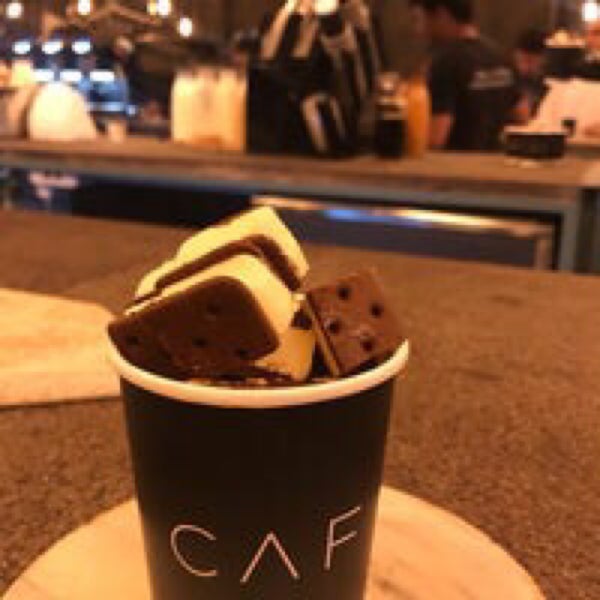 kaf cafe || مقهى كاف - Café in الشاطئ