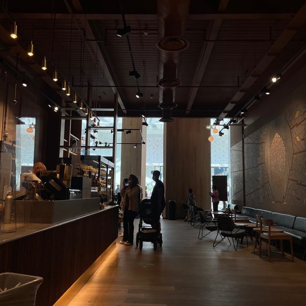 Starbucks - Shepherd's Bush - Unit 1018a